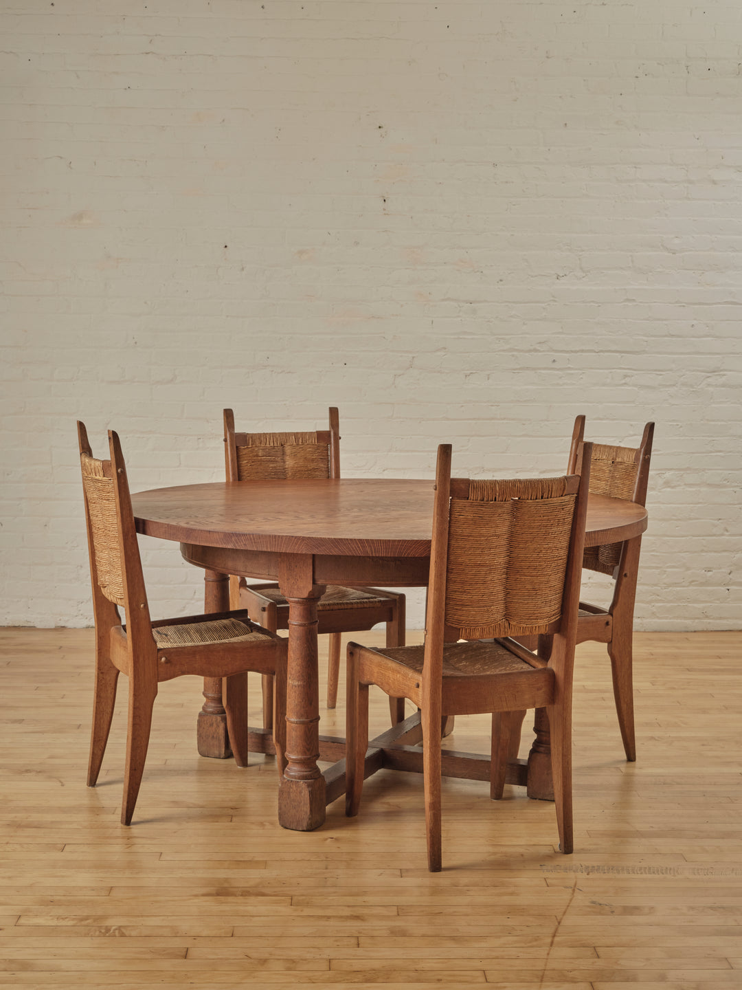 EARLY 1900'S CIRCULAR DINING TABLE – Somerset House