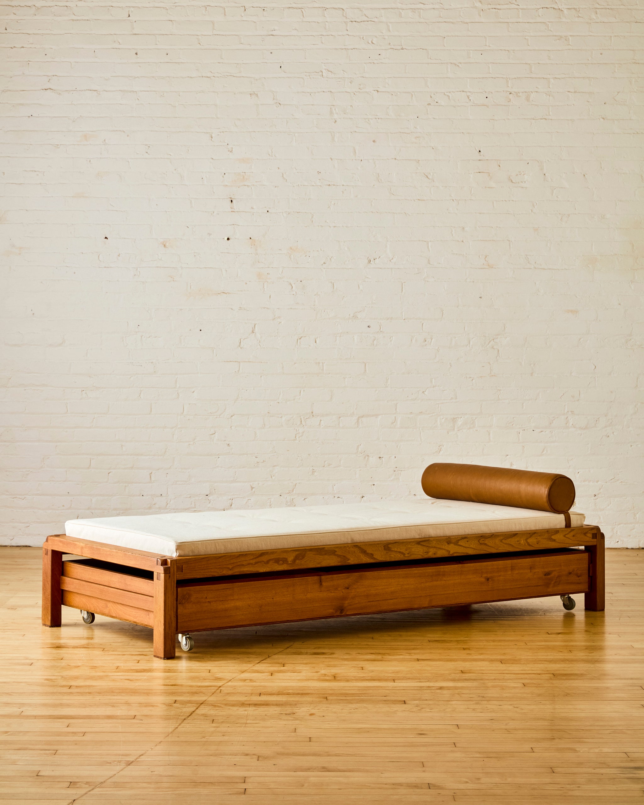 Pierre chapo daybed store