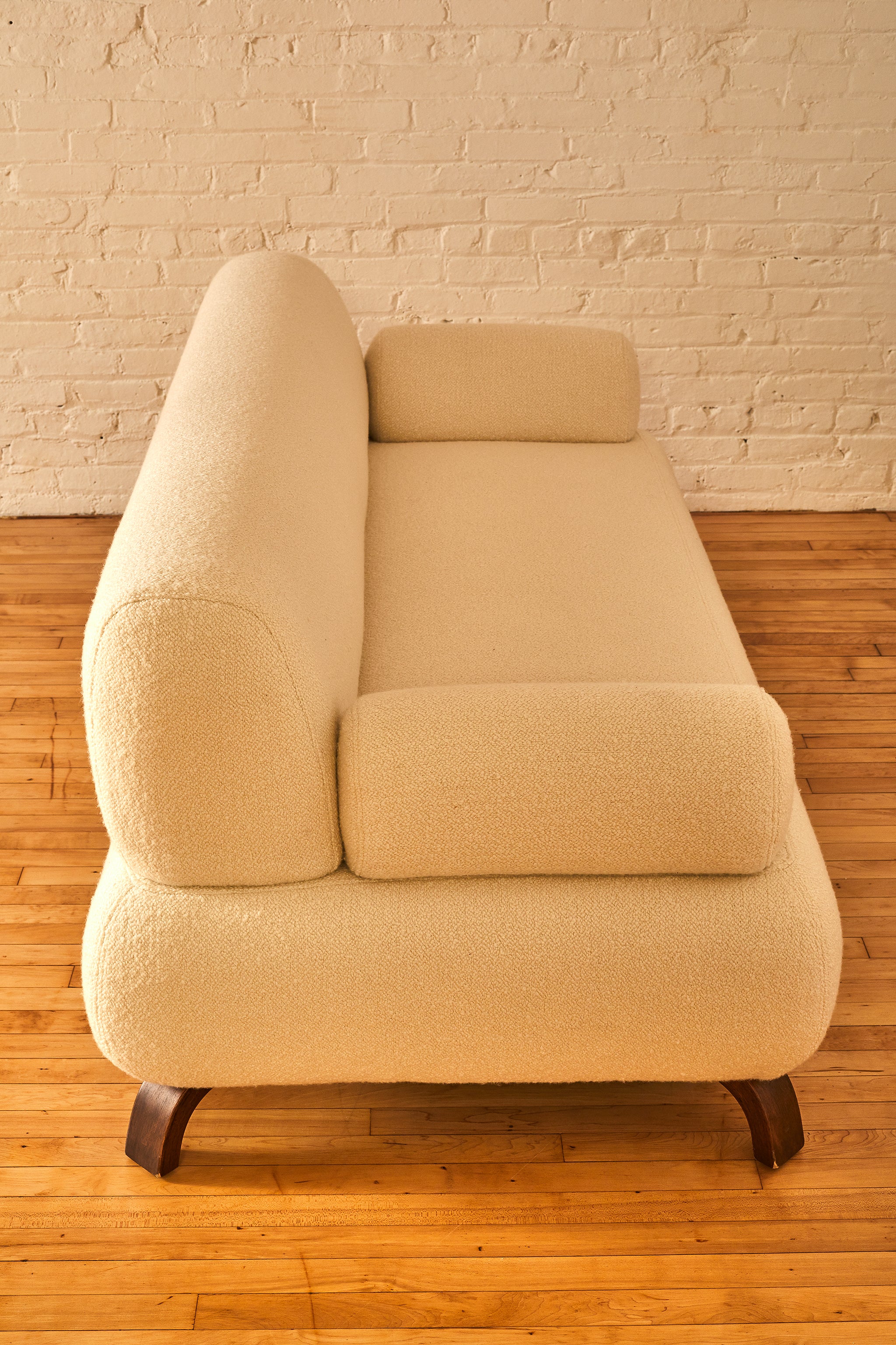Round edge sofa store